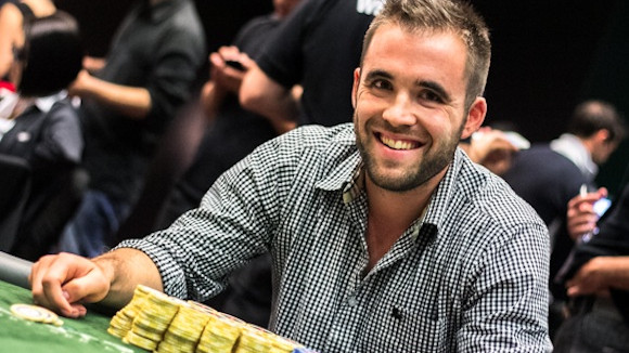 El americano Carter Gil priva a los latinos del liderato | Poker Red