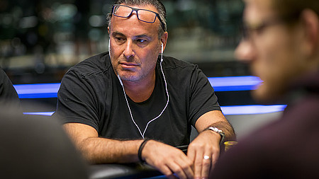 Dan Shak lidera la final tras una burbuja agónica | Poker Red