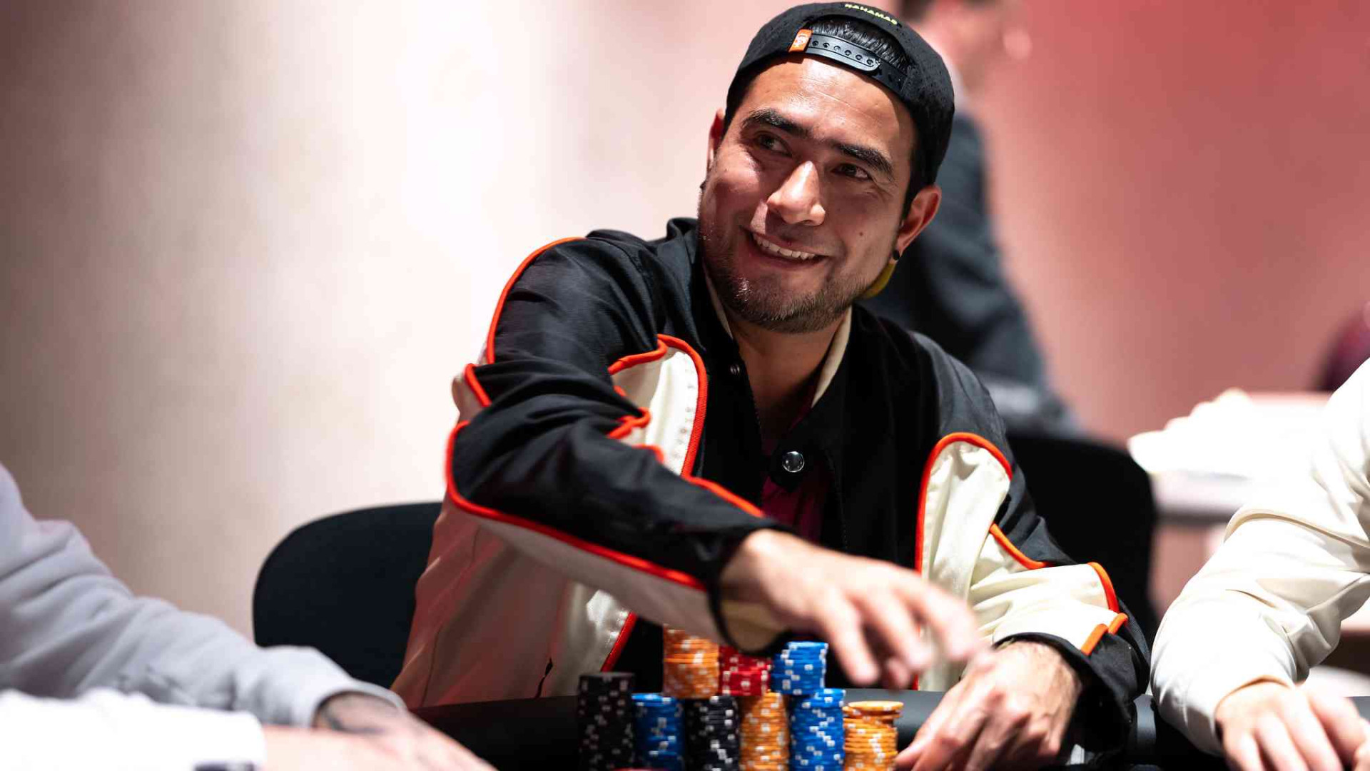 Mario Lozada marca el ritmo en el Día 1A | Poker Red